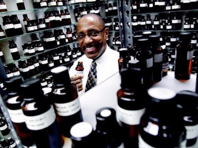 Why Chose Us As Your Fragrance Manufacturer And Supplier?