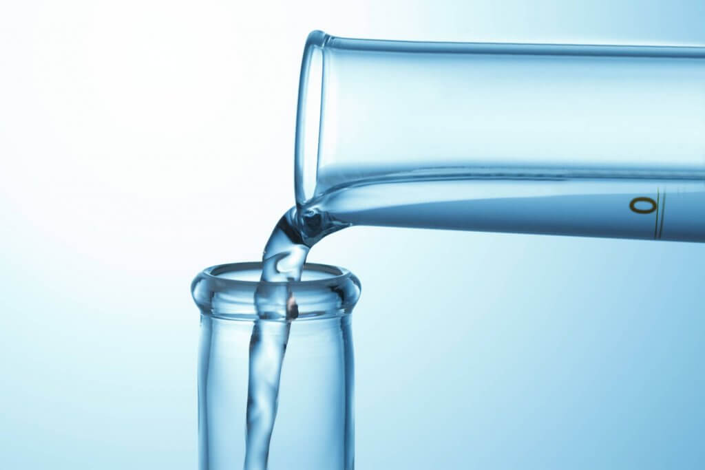 8 Ways Alcohol Plays A Pivotal Role in Perfume Creation